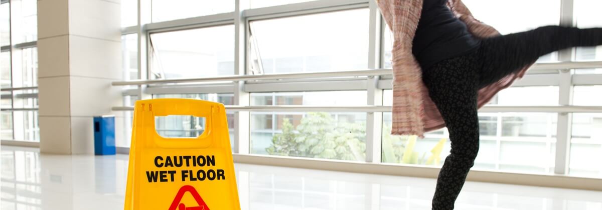 Slips, Trips & Falls Online Training - healthandsafetyireland.ie